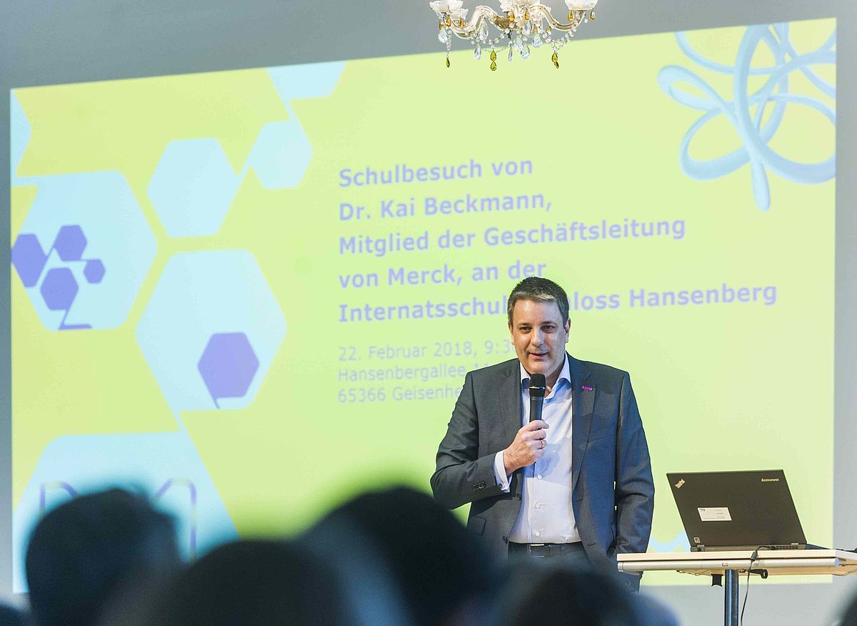 Dr. Kai Beckmann, Mitglied der Geschäftsleitung bei Merck, zu Gast am ...